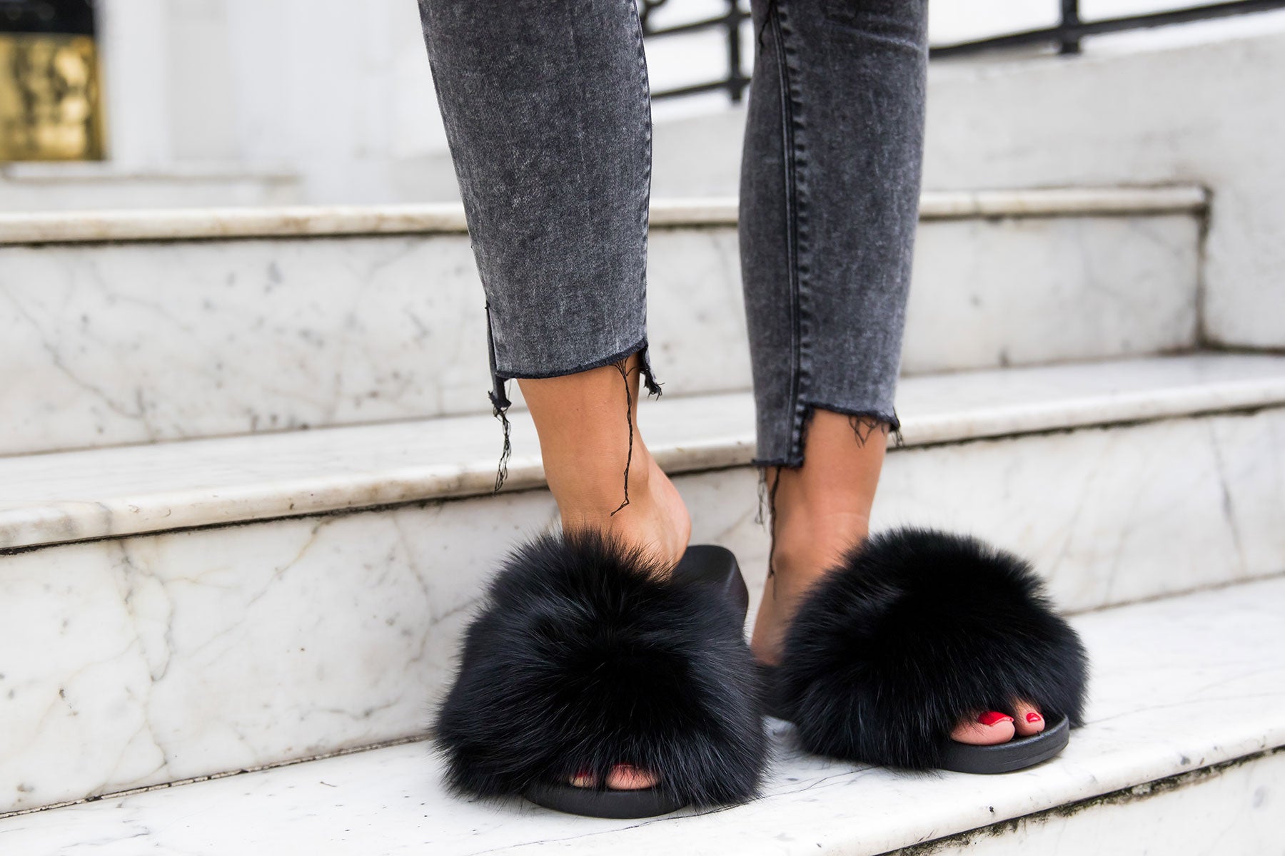Black Fox Sliders – TREND STUDIO LONDON